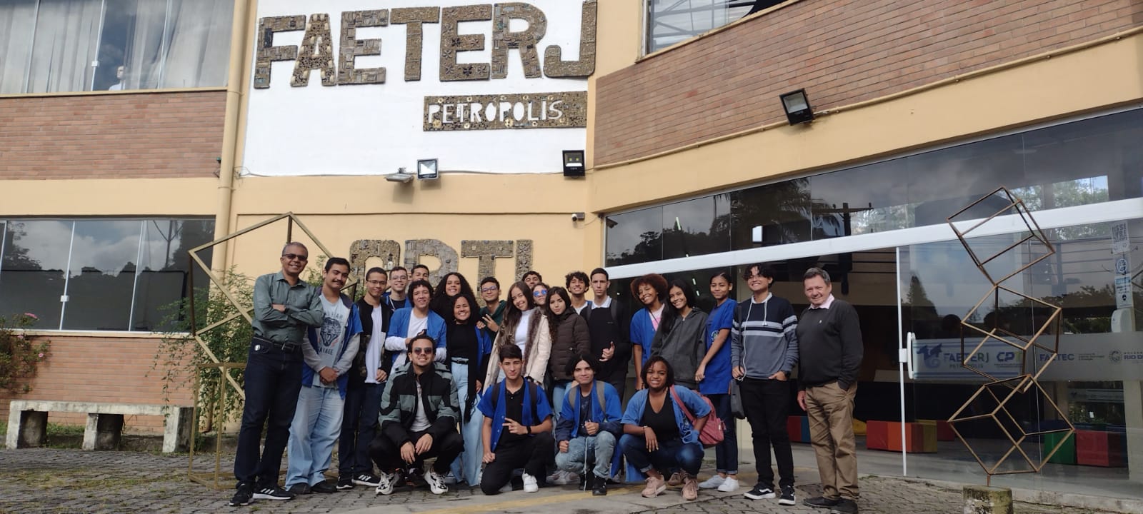 Visita técnica aos Laboratórios do LNCC e Faeterj Petrópolis - Escola Técnica Estadual Oscar Tenório